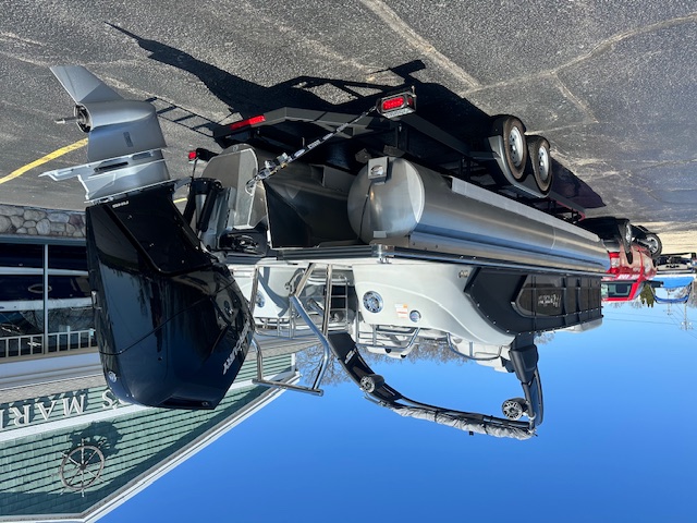 2024-Manitou-LX-25-SRS-Single-Engine-4-164 | Delavan, WI | Marine ...